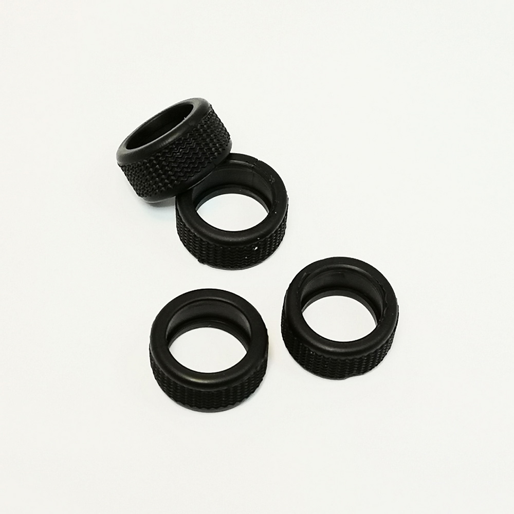 THREADED FRONT TIRES - Lola T70 MKIII - Thunderslot