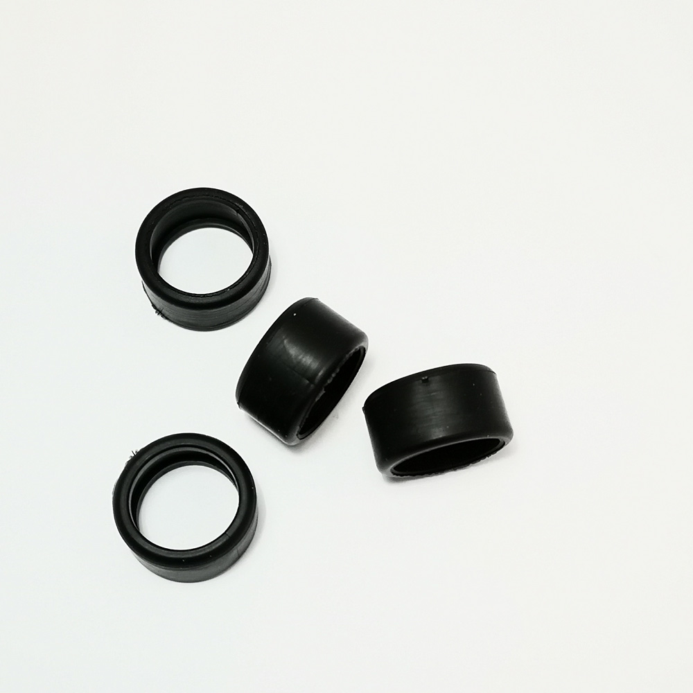 SLICK RACING FRONT TIRES -Lola T70 MKIII - Thunderslot